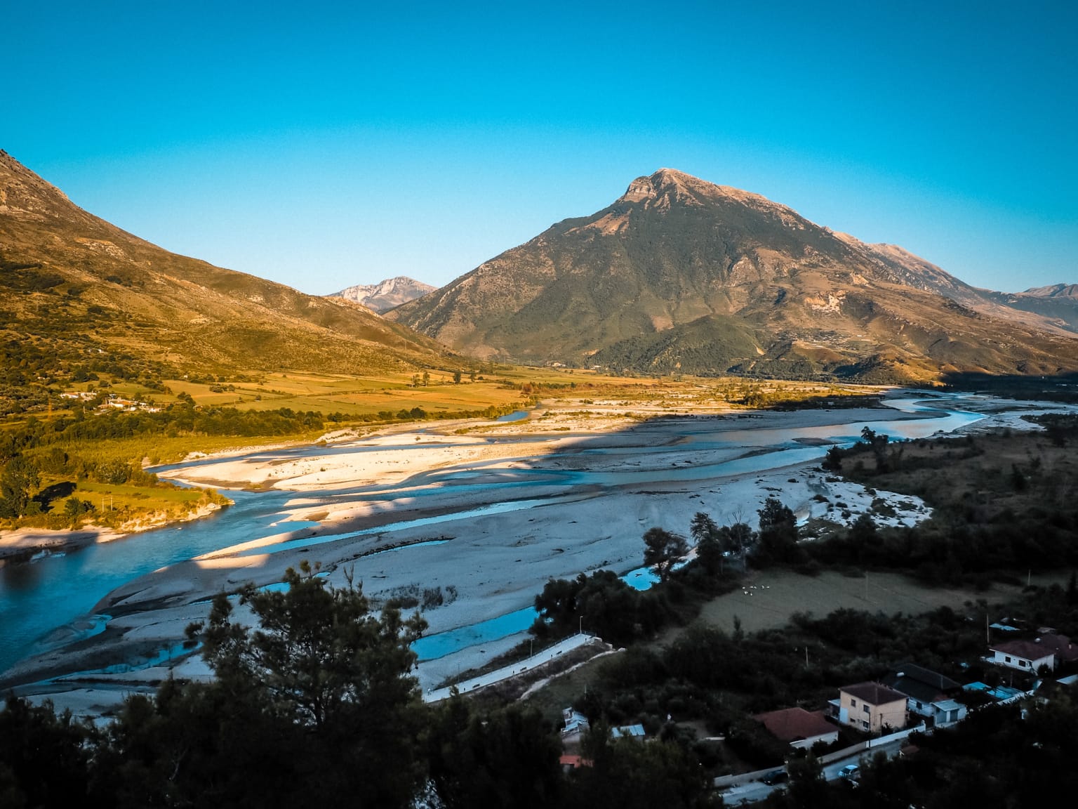 Vjosa National Park Albanien - Tipps für Urlaub & Wandern