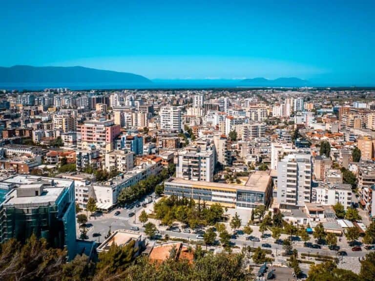Vlora Albanien - Unser Guide zur Hafenstadt